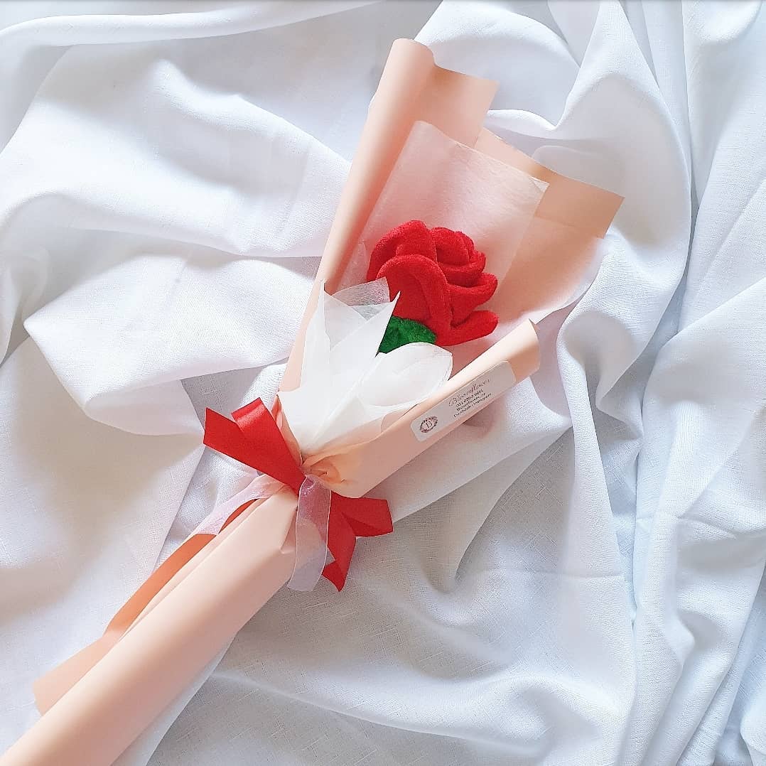 Rose Plushy Bouquet – Bloomflower